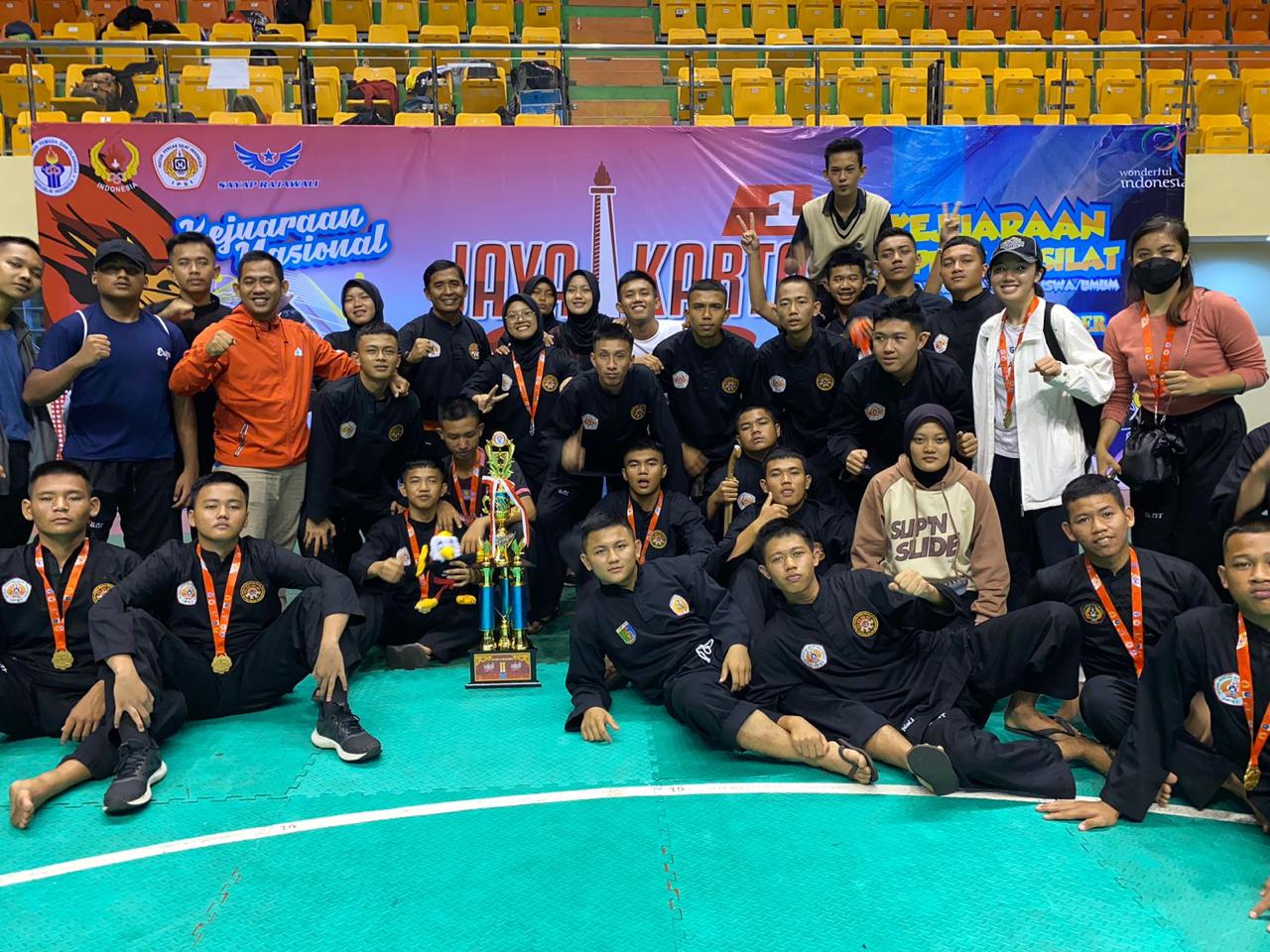SMA Kebangsaan 'Borong' 32 Medali Pencak Silat Tingkat Nasional | Dinamik